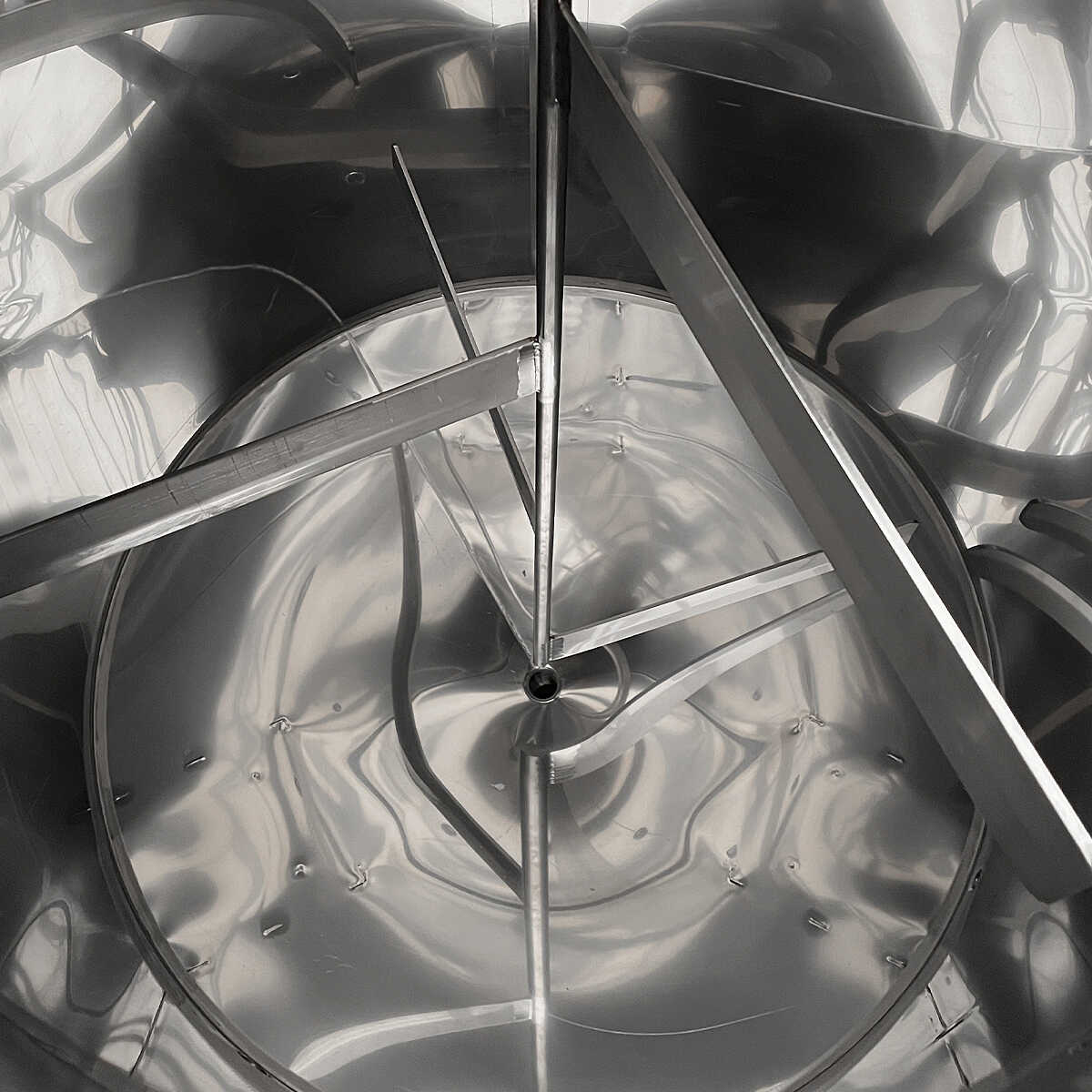 Conical bottom Priming Tank 10° 1500 L Beer | Polsinelli Enologia