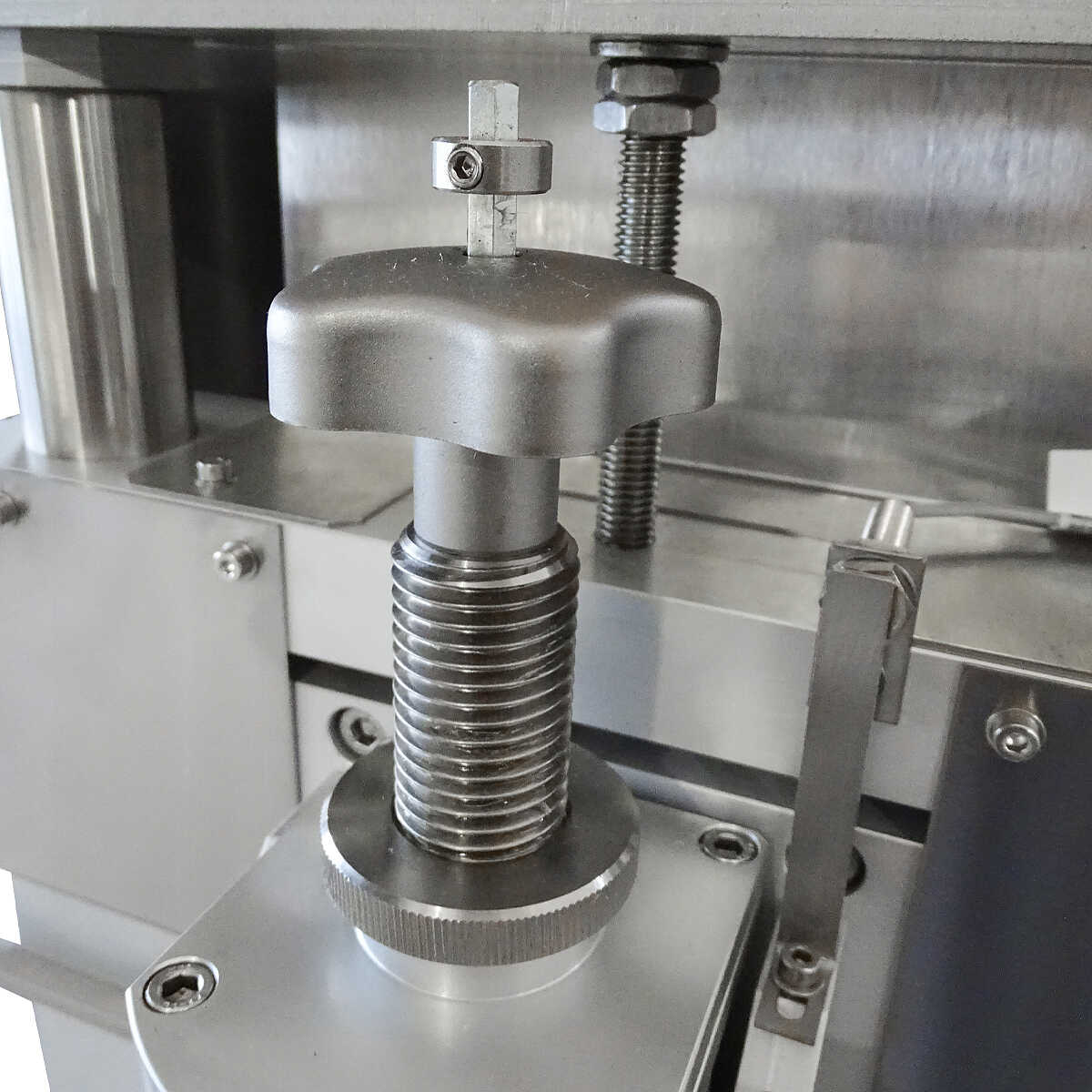 Semi-automatic capping machine Capsy Stelvin 30x60 with Trolley Wine ...